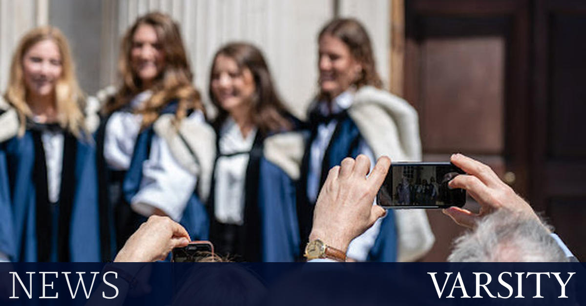 Students slam ‘photo-op’ graduation | Varsity