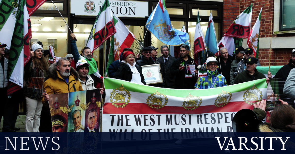 Iranian monarchists stage protest at Cambridge Union | Varsity Iranian monarchists stage protest at Cambridge Union | Varsity