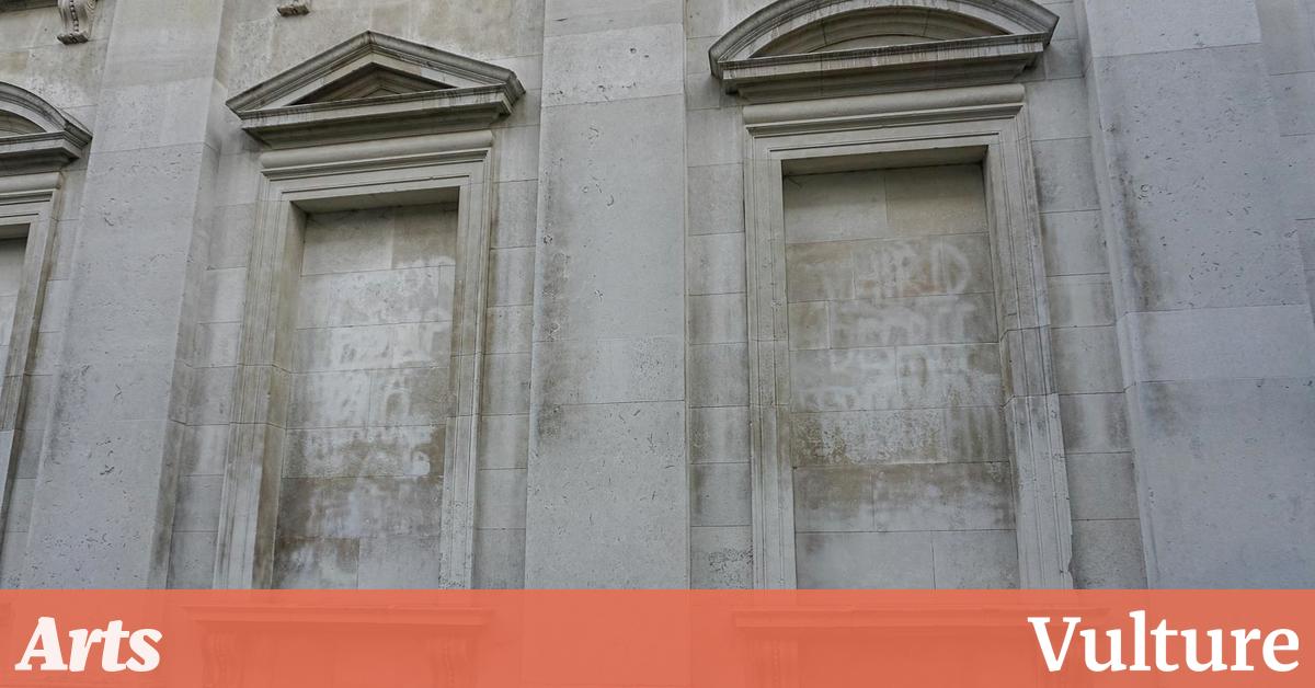 Paint the town | Varsity