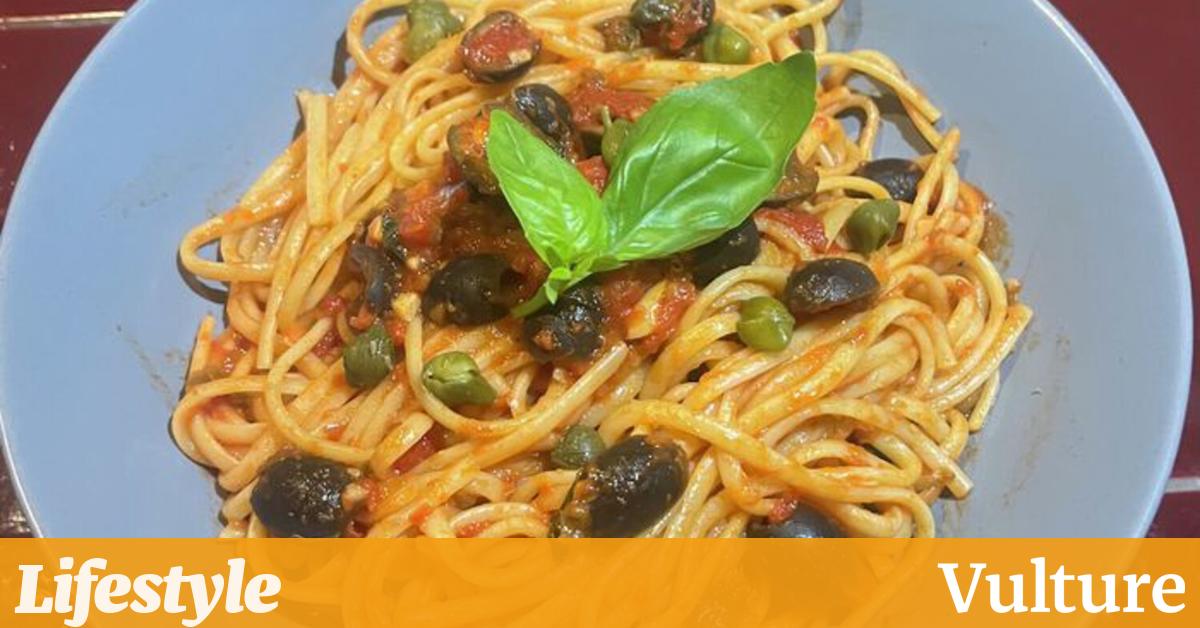 The Cambridge Cookbook: making magic with a tin of tomatoes | Varsity